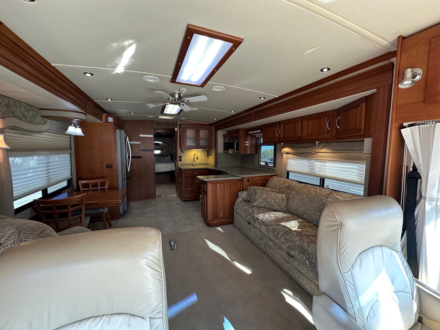 2006 Winnebago Vectra 36RD Class A Diesel Pusher Motorhome - Extra ...