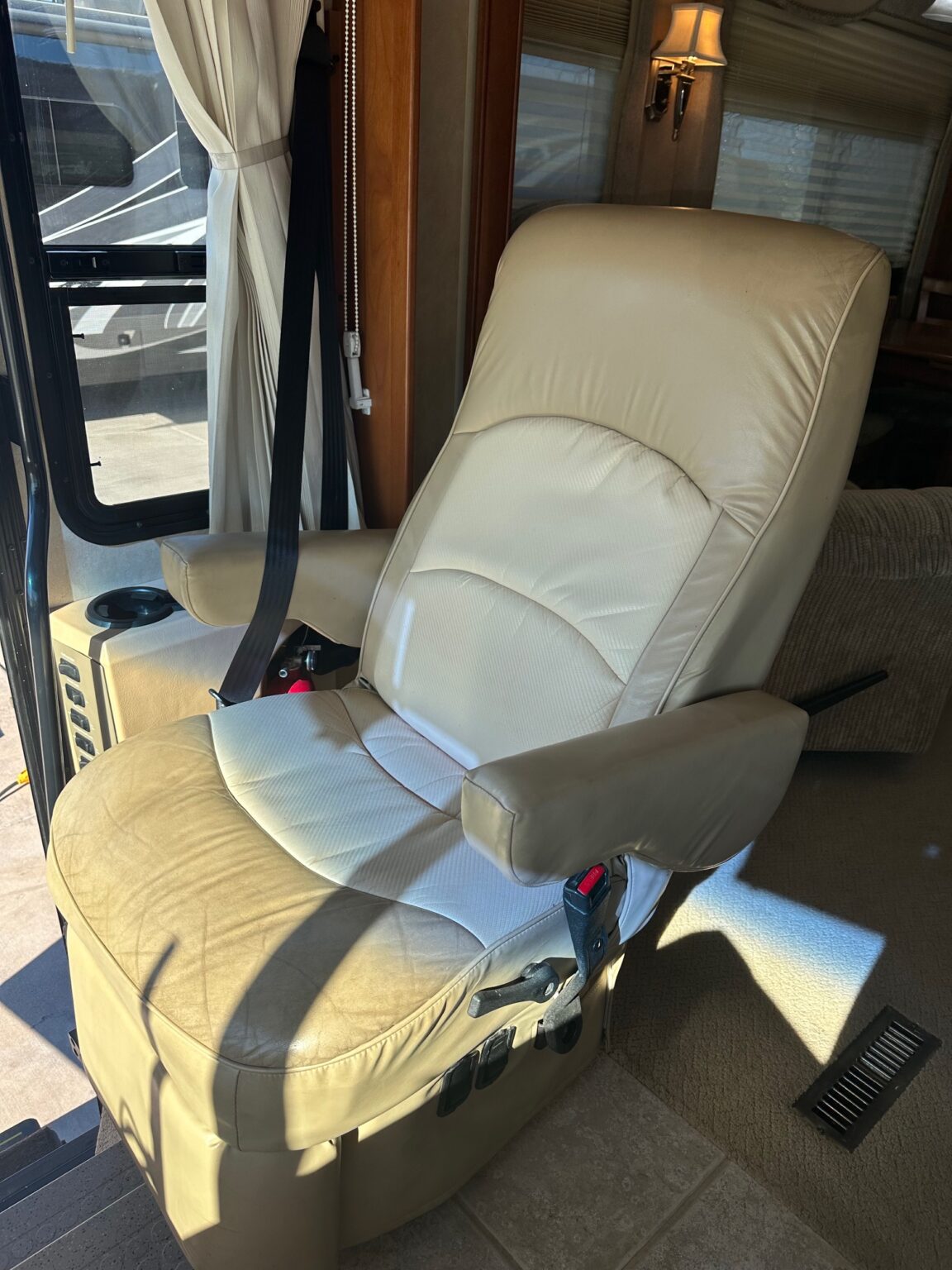 2006 Winnebago Vectra 36RD Class A Diesel Pusher Motorhome - Extra ...