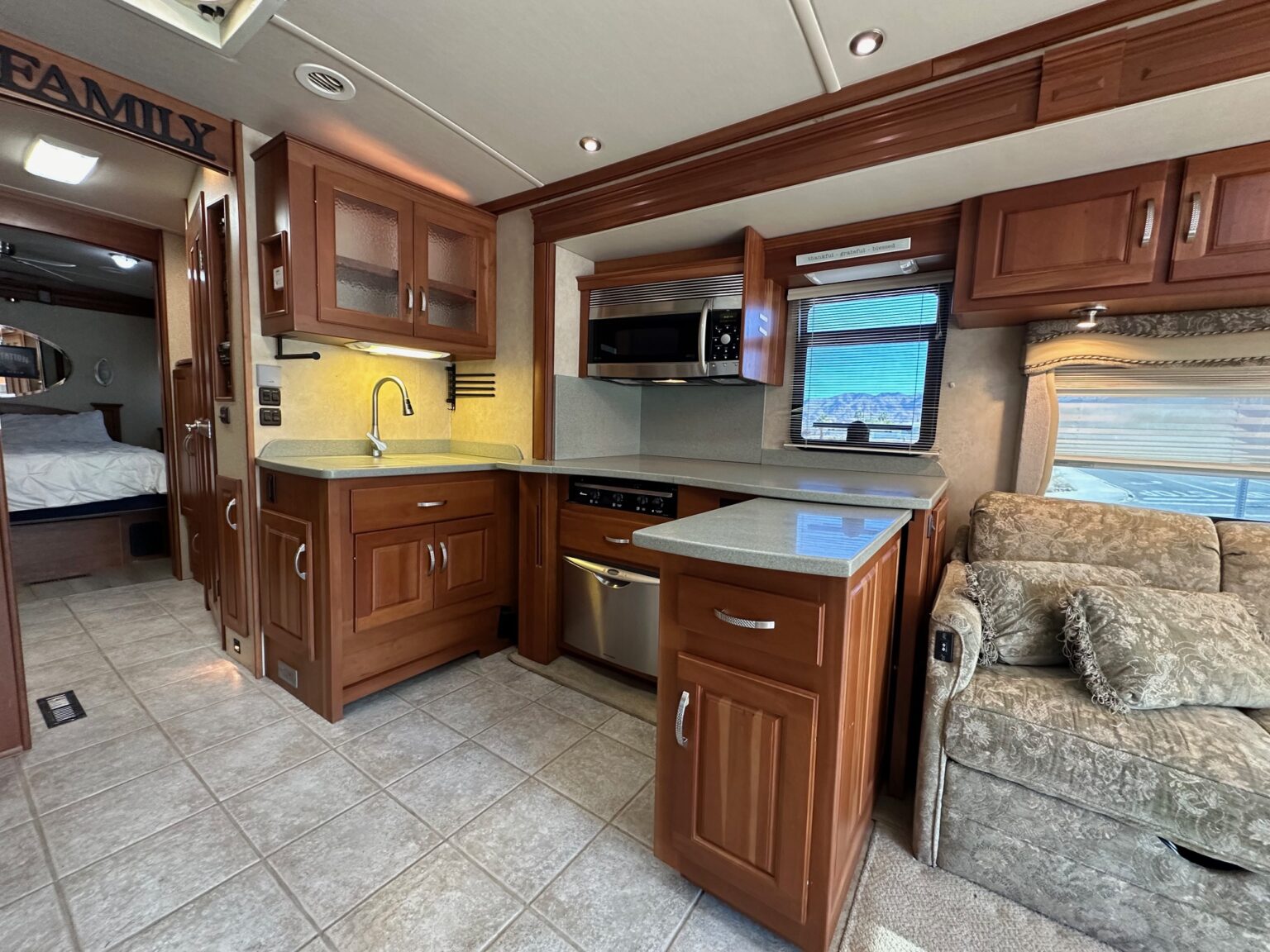 2006 Winnebago Vectra 36RD Class A Diesel Pusher Motorhome - Extra ...