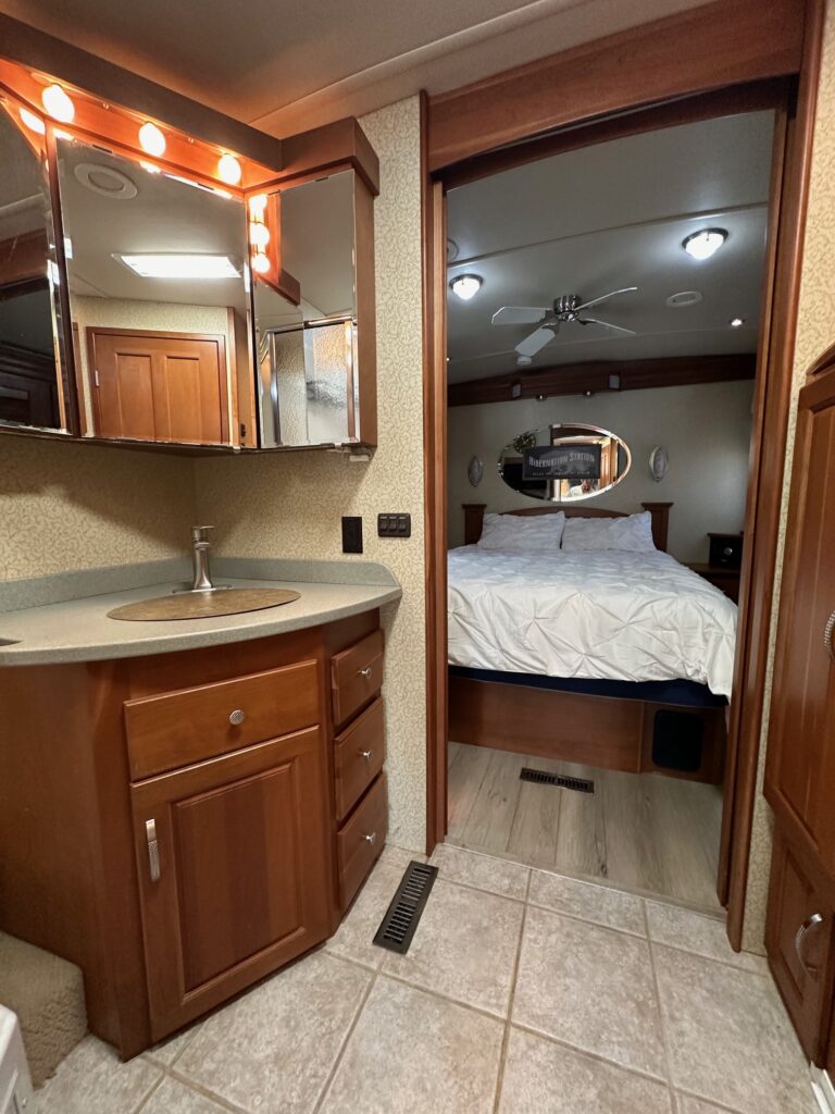 2006 Winnebago Vectra 36RD Class A Diesel Pusher Motorhome - Extra ...