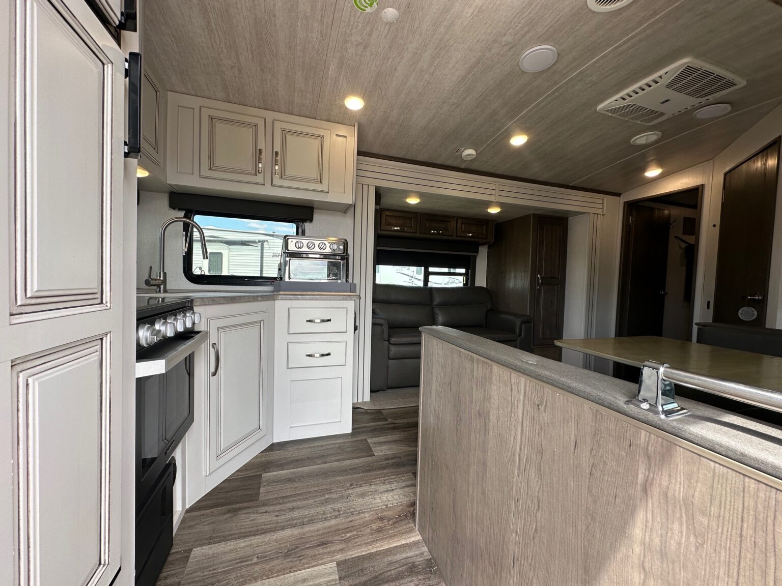 2021 Keystone Cougar 24SABWE travel trailer with solar! - First Class ...