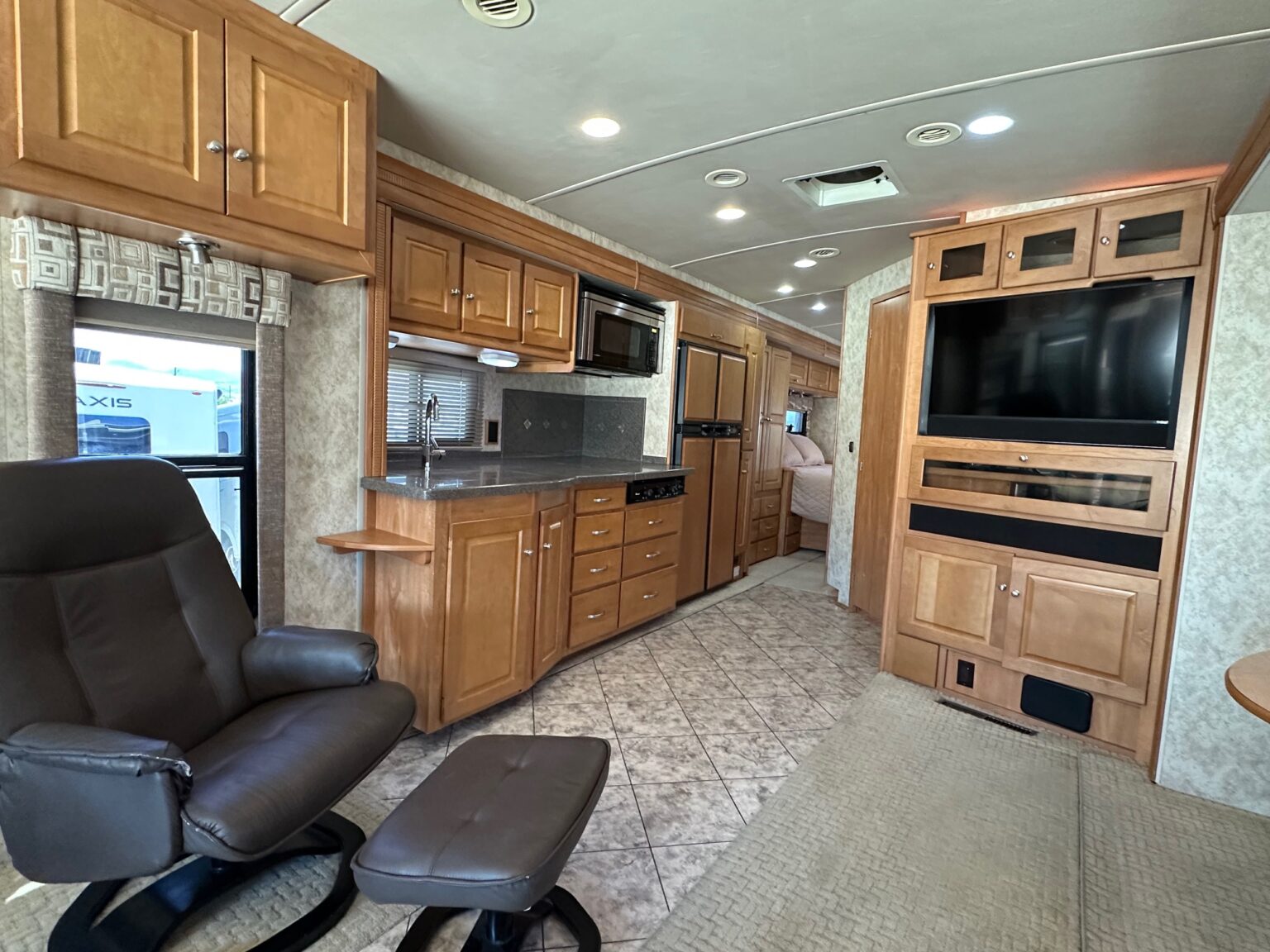 2009 Winnebago Itasca Latitude 39W Class A diesel pusher - First Class ...