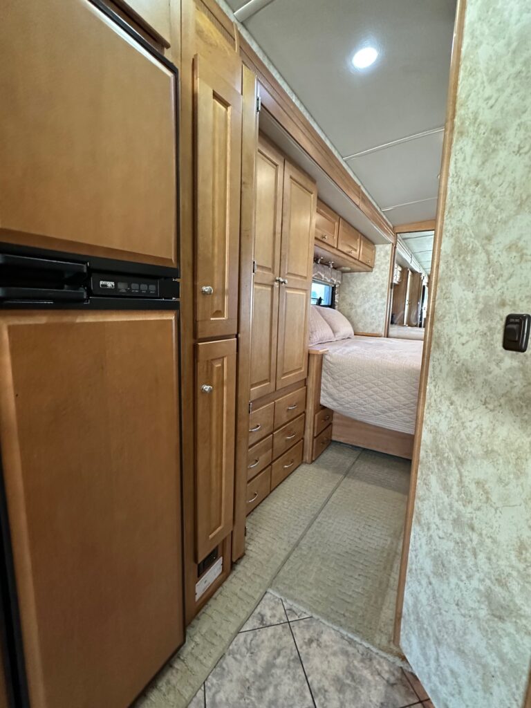 2009 Winnebago Itasca Latitude 39W Class A diesel pusher - First Class ...