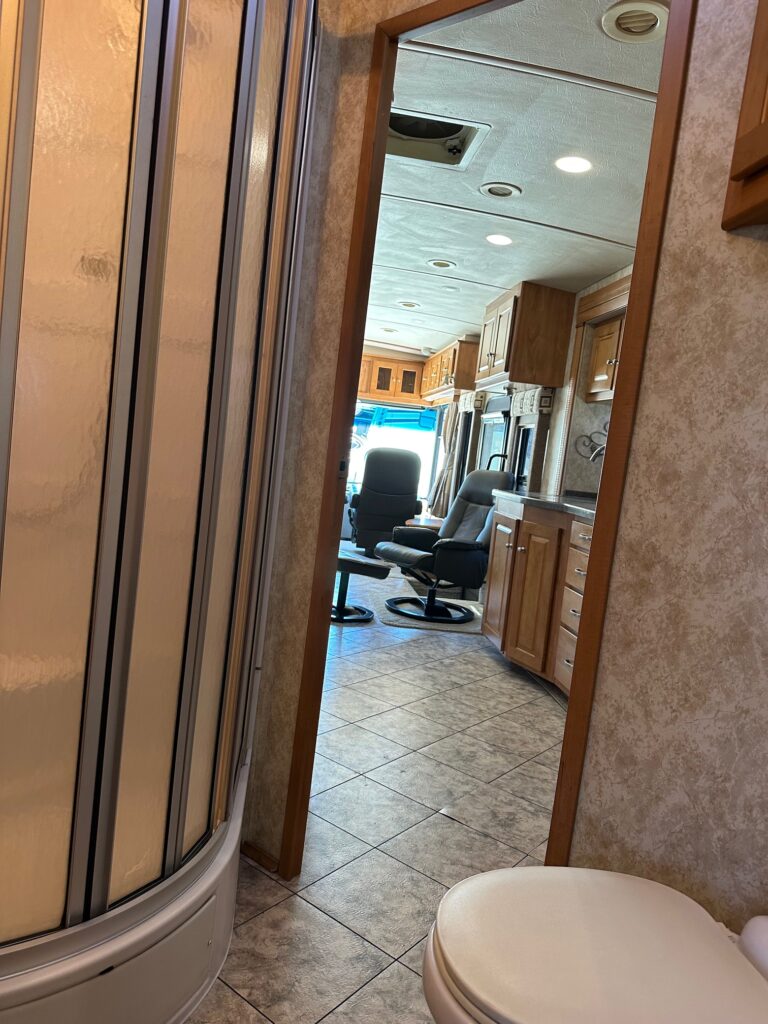2009 Winnebago Itasca Latitude 39W Class A diesel pusher - First Class ...
