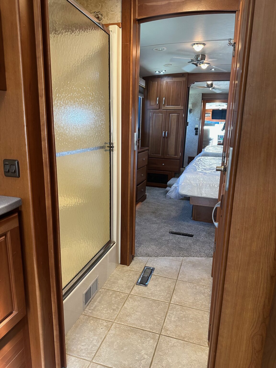 2006 Winnebago Vectra 40KD Class A Diesel Pusher Motorhome - First ...