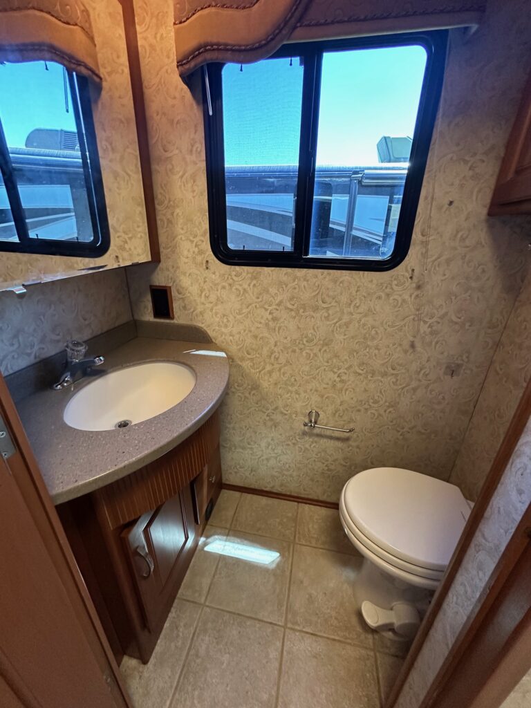 2006 Winnebago Vectra 40KD Class A Diesel Pusher Motorhome - First ...