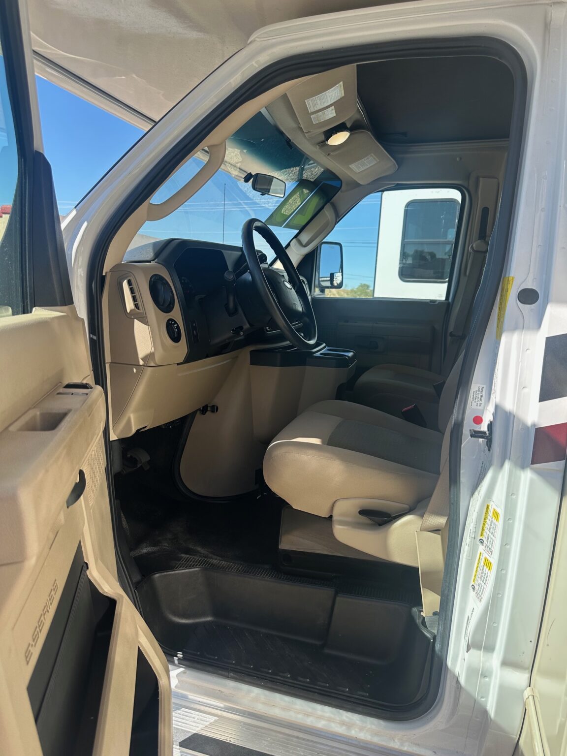 PRICE DROP ! 2020 Coachmen Leprechaun 220QB Class C Motorhome - First ...