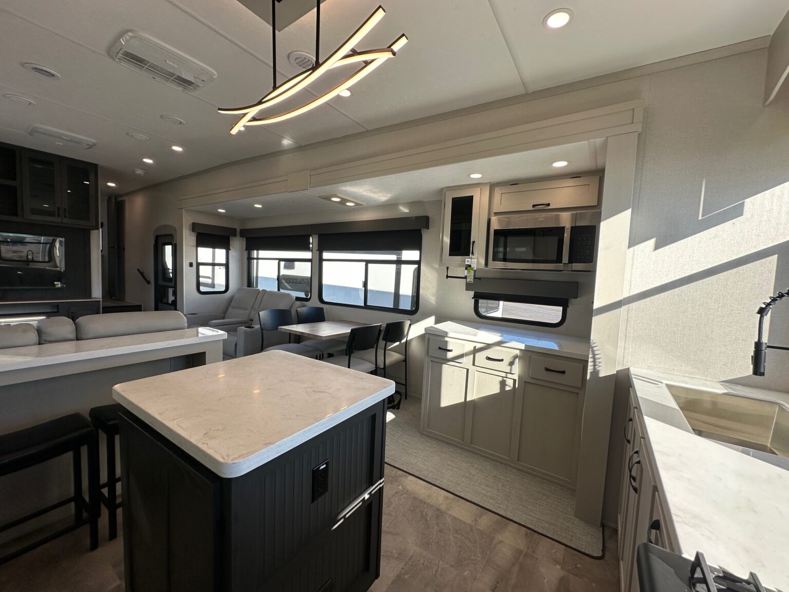 NEW 2026 Coachmen Brookstone 374RK 5th wheel - First Class RV & Marine
