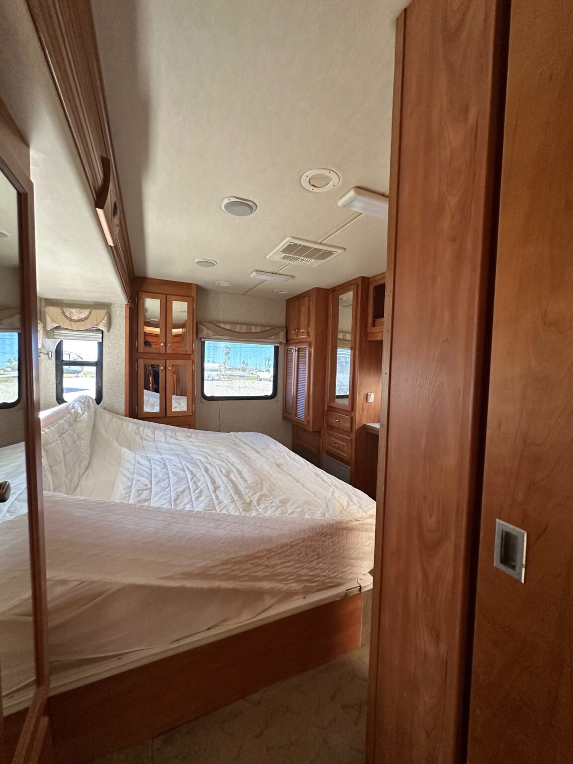 2007 Gulf Stream Sun Voyager 8389 Class A Diesel Motorhome - First ...
